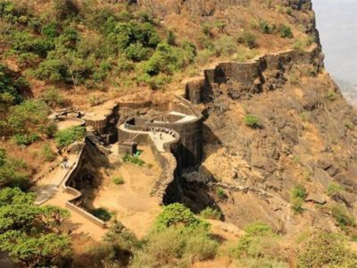 महाड : किल्ले रायगड चढताना शिवभक्ताचा मृत्यू - Raigad Times