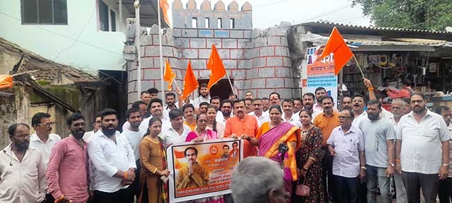 "पक्षाशी गद्दारी करणाऱ्यांना त्यांची खरी जागा दाखवून देऊ" - Raigad Times